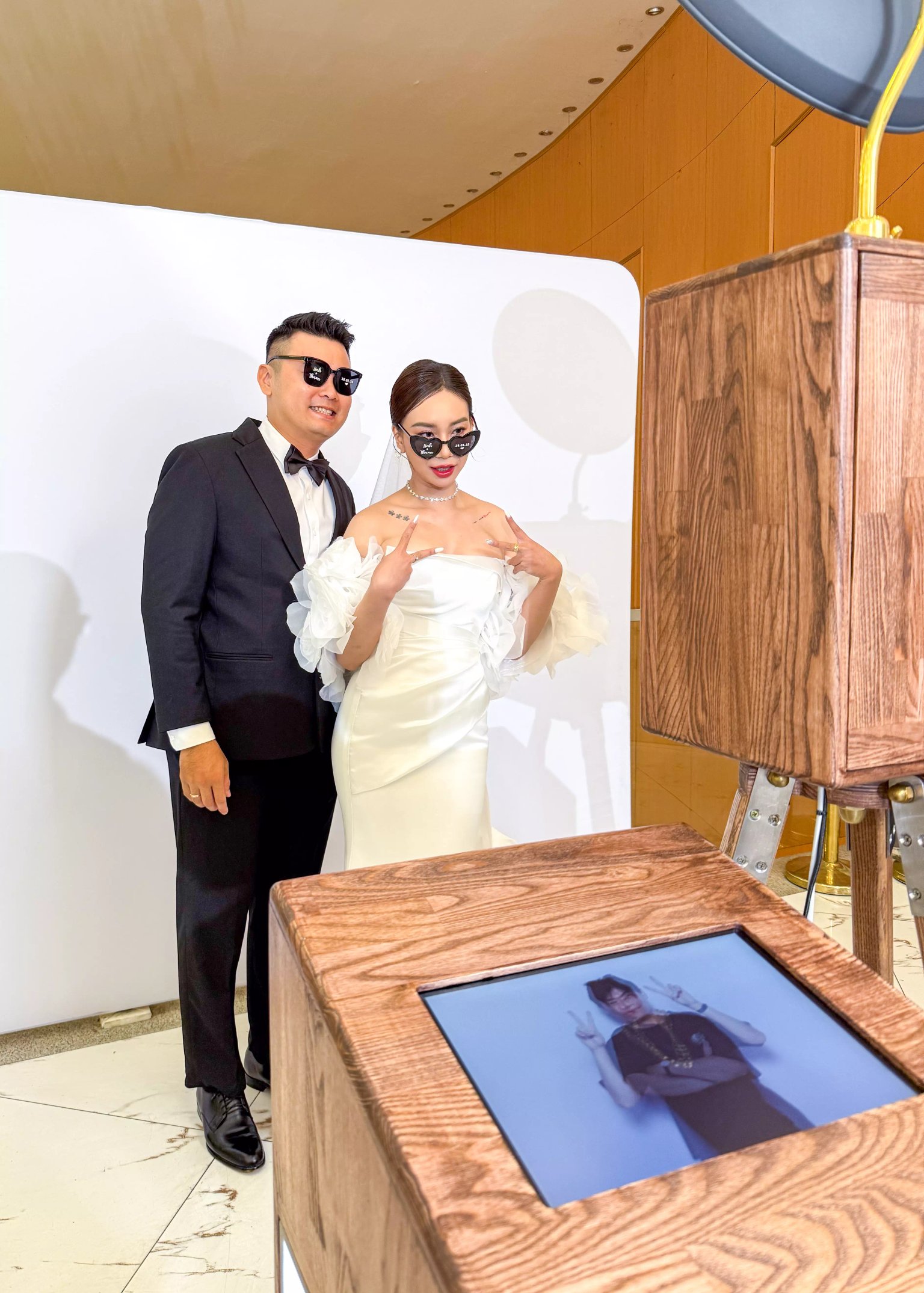 Rainbow Photo Booth Rental | Dịch vụ Photo Booth sự kiện
