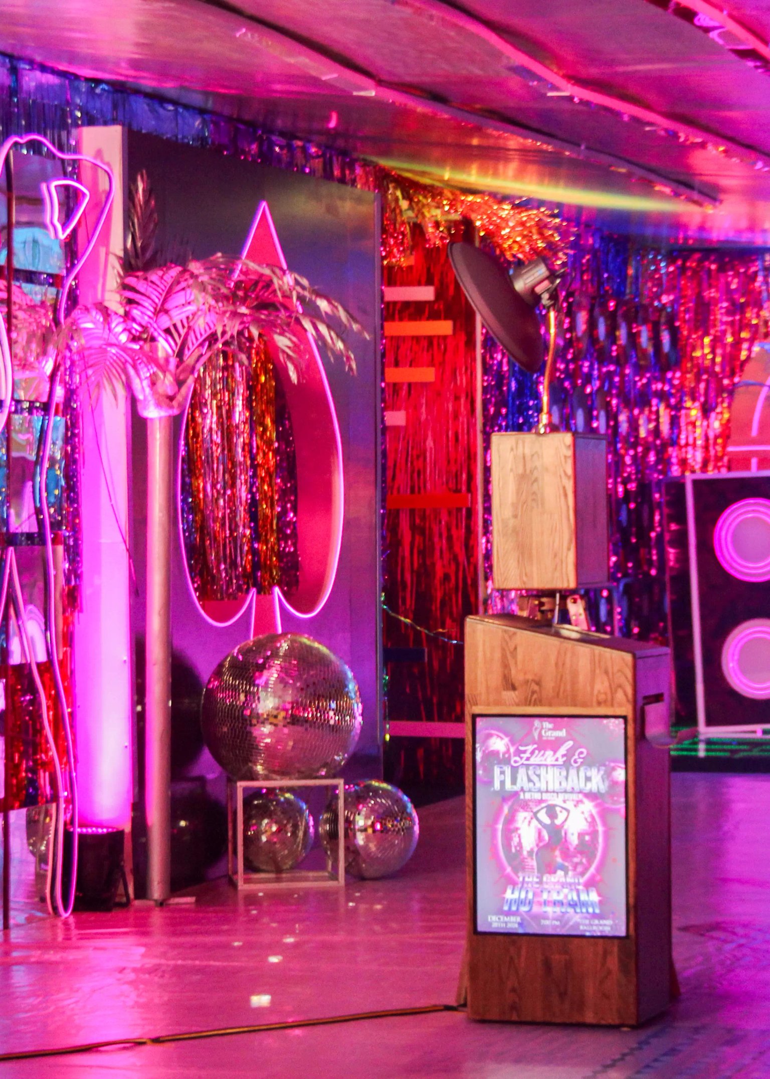 Rainbow Photo Booth Rental | Dịch vụ Photo Booth sự kiện